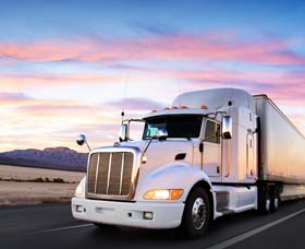 Commercial Semi Truck & Bus Tires - Les Schwab